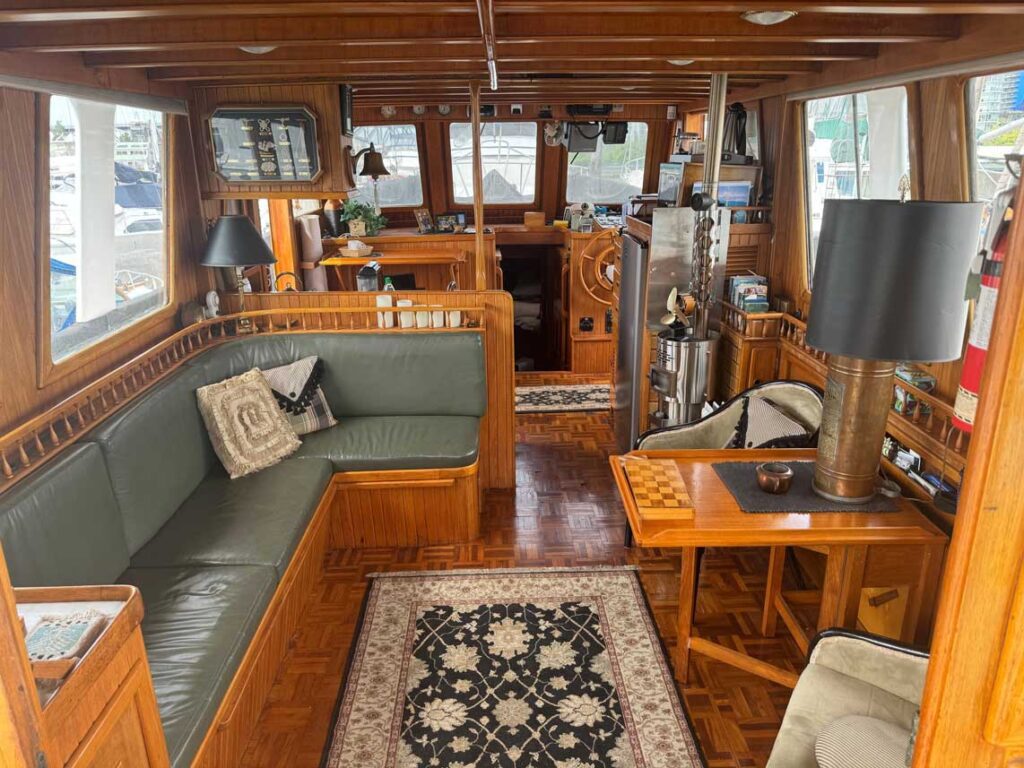 42' 1982 Universal Marine Europa - Blackfish Marine