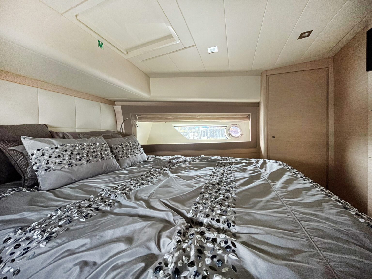 69′ 2014 Ferretti Yachts 690 - Blackfish Marine