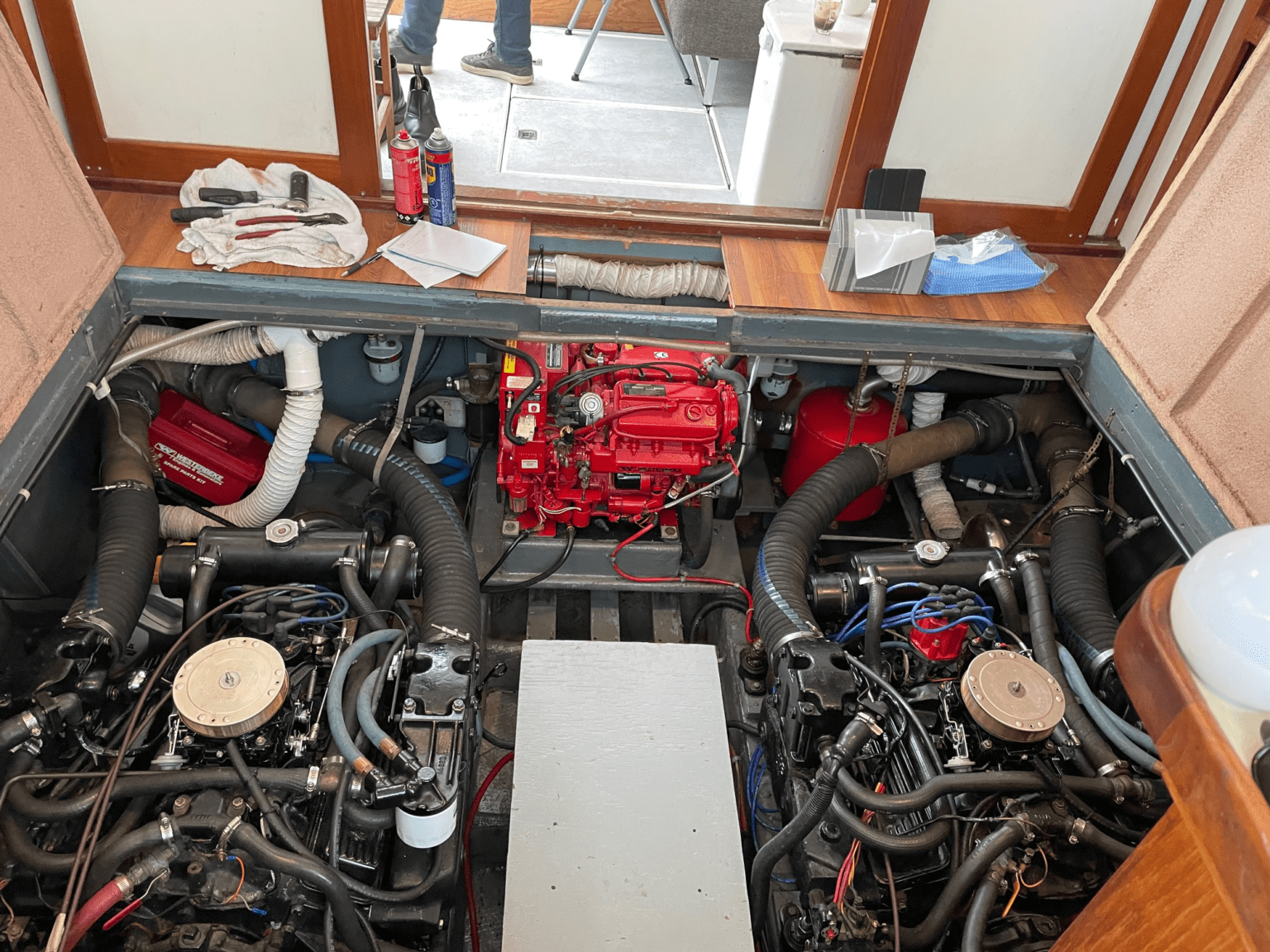 32′ 1974 Trojan F32 Command Bridge - Blackfish Marine