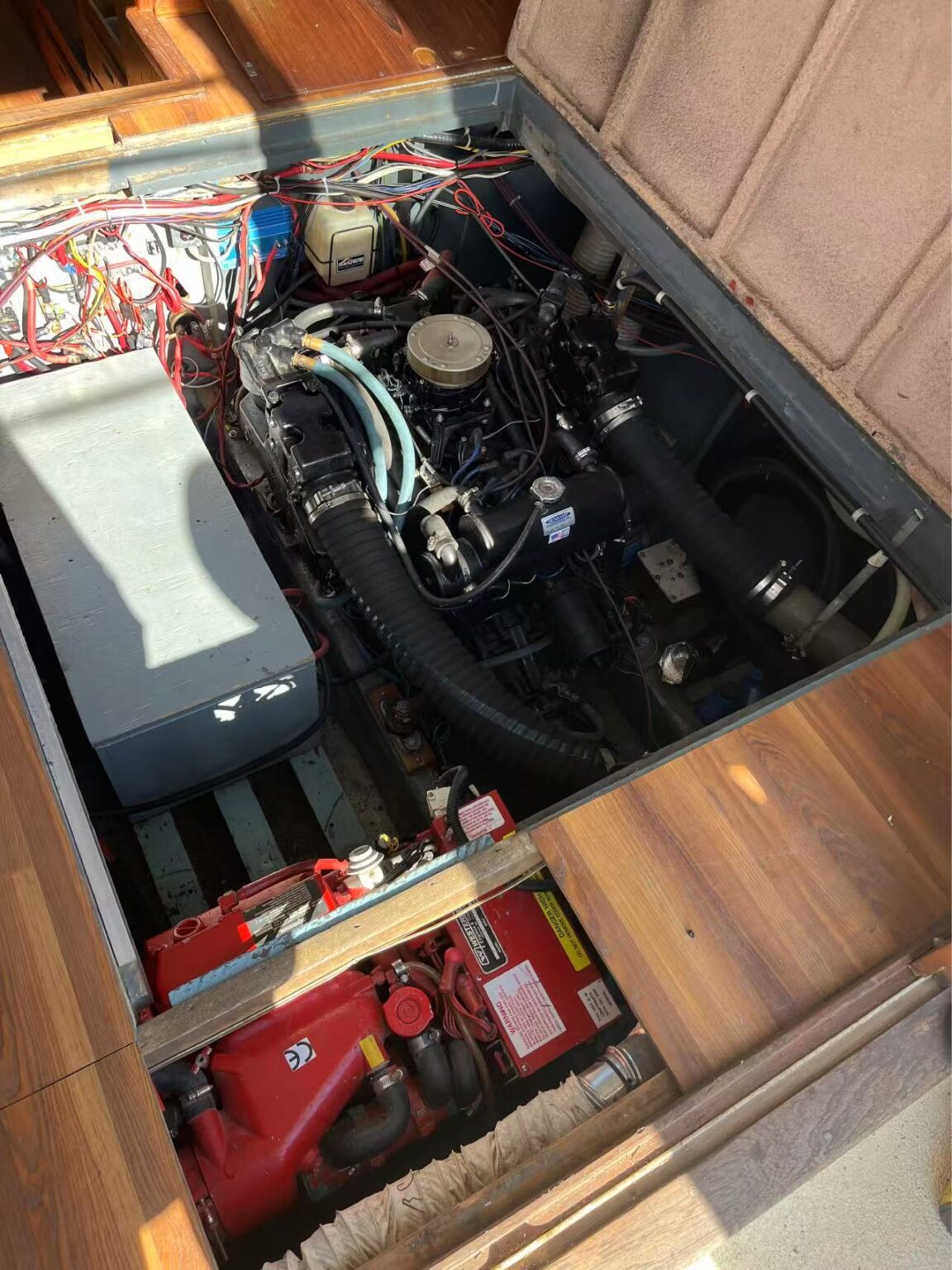 32′ 1974 Trojan F32 Command Bridge - Blackfish Marine